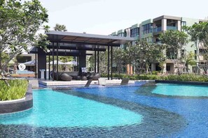 3 piscinas exteriores 