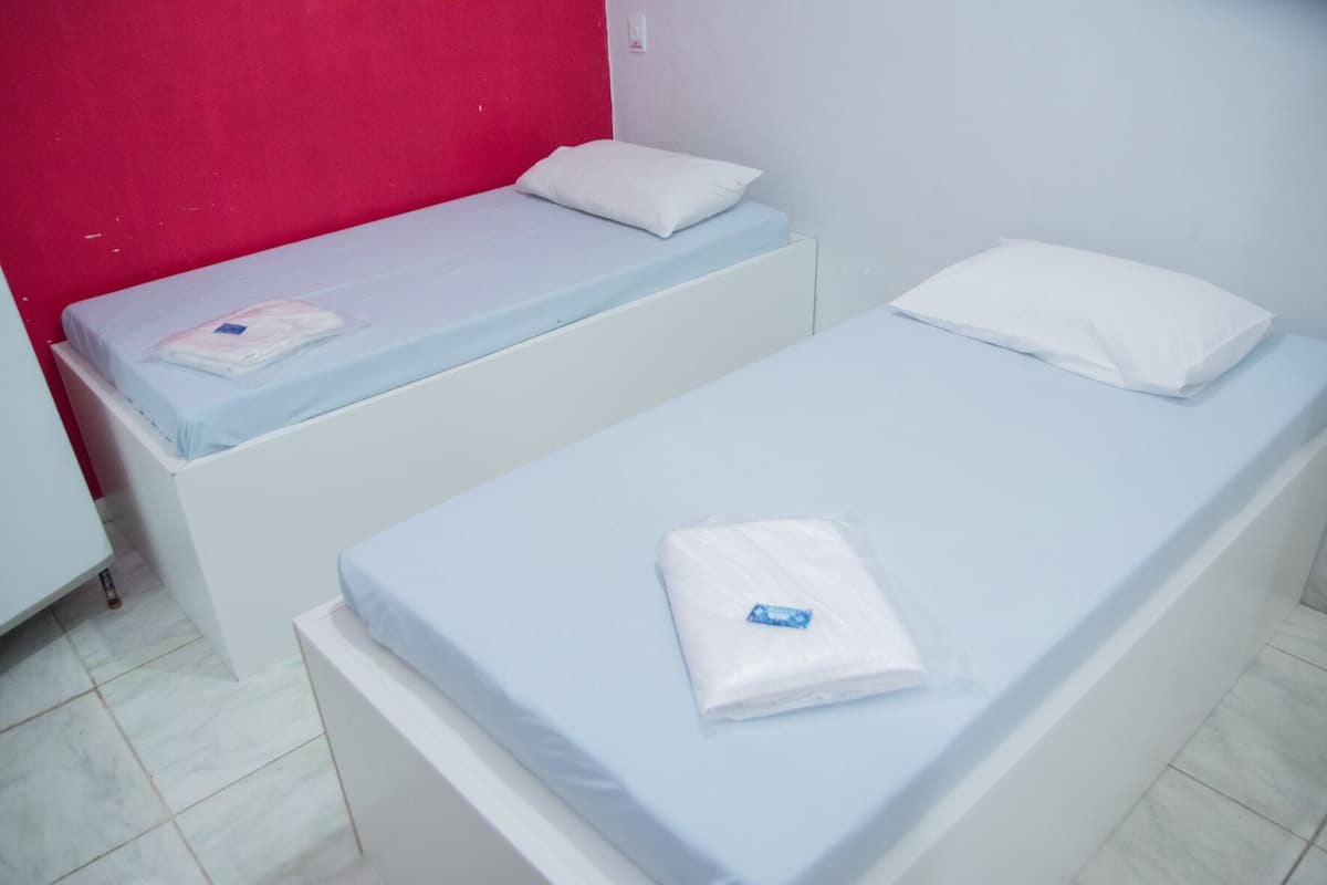 Quarto duplo | Wi-Fi de cortesia, roupa de cama