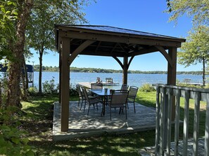 Right on the Water! Private Pier, Excellent Sunsets & Swimming - Lake ...