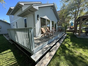 Right on the Water! Private Pier, Excellent Sunsets & Swimming - Lake ...