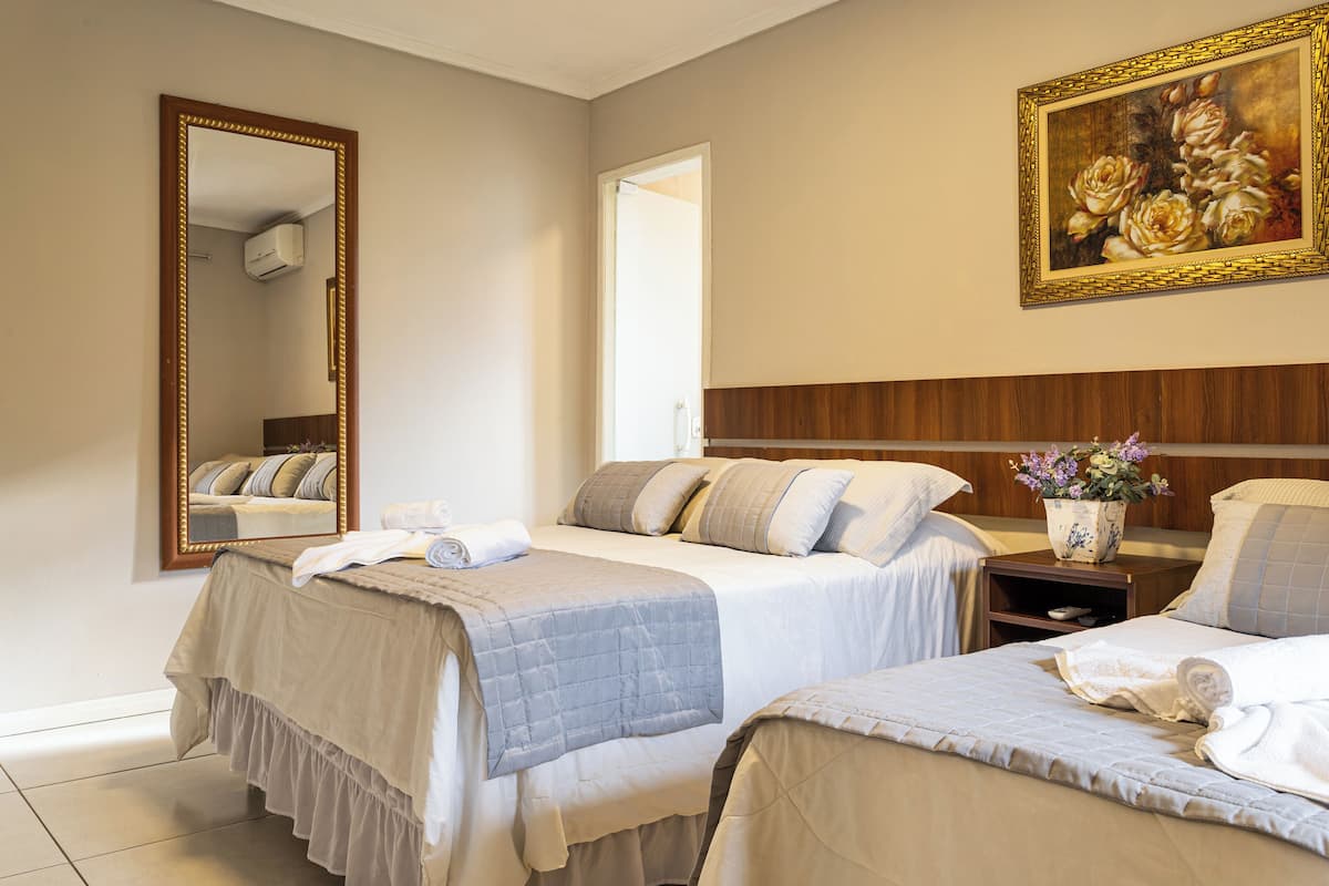 Frigobar, Wi-Fi de cortesia, roupa de cama