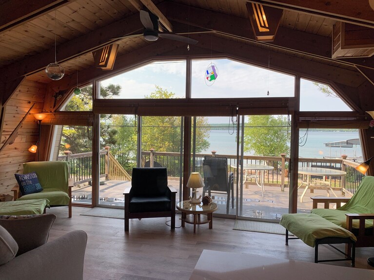 Crystal Lk Cottage Amazing Prvt Sandy Lake Biweekly Monthly Discount - New Deck - Beulah, MI