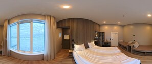 Quarto Duplo ou Twin Deluxe, casa de banho privativa | 2 quartos, secretária, quartos insonorizados, Wi-fi grátis 