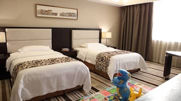 Quarto Twin Empresarial | Cofre no quarto, secretária, cortinas/cortinados opacos, Wi-fi grátis