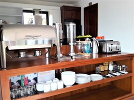 Café da manhã completo grátis