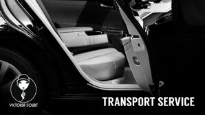 Interior de carro de luxo com design moderno, incluindo uma maçaneta elegante e um assento visível.