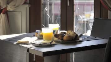 Pequeno-almoço tipo buffet diário incluído