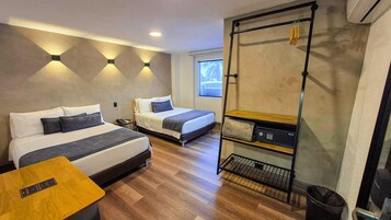 Cofres nos quartos, escrivaninha, Wi-Fi de cortesia