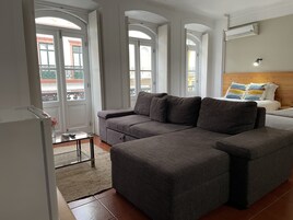 Suite Júnior, varanda | Cortinas/cortinados opacos, camas desdobráveis, Wi-fi grátis 