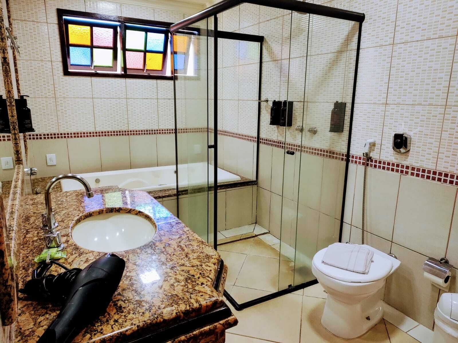 Quarto Nobre, 1 quarto, banheira de hidromassagem | Roupa hipoalergénica, cortinas/cortinados opacos, Wi-fi grátis 