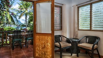 Quarto casal ou duplo básico, vista parcial para o mar | Vista do quarto