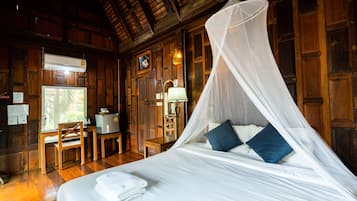 Casa Tradicional | Secretária, Wi-fi grátis, roupa de cama fornecida