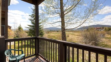 Apartamento em Condomínio Fechado, 1 quarto | Varanda