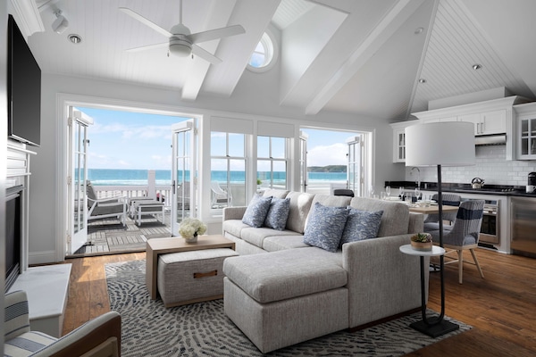 Suite, 1 cama king-size (Horizon Suite) | Sala de estar | Smart TV de 55 de polegadas com canais por cabo, lareira, Netflix