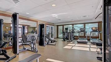 Apartamento em Condomínio Fechado, 1 quarto | Sala de fitness