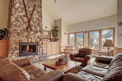 5983 Hidden River Lodge 3 Bedroom Condo by RedAwning