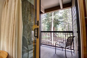 Condo, 2 quartos | Sacada