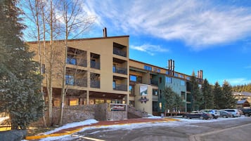 Condo, 1 quarto | Fachada