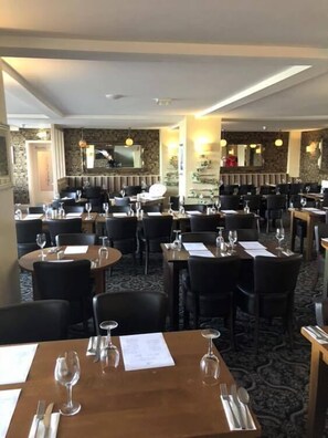 Cuttle Bridge Inn Hotel, Birmingham: Info, Photos, Reviews | Book at ...