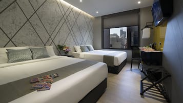 Cofre no quarto, secretária, ferro/tábua de engomar, Wi-fi grátis