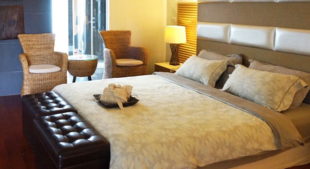 Quarto casal superior, piscina particular | Vista do quarto