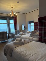 Berço de viagem, Wi-fi grátis, roupa de cama fornecida 