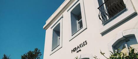 Fachada da propriedade