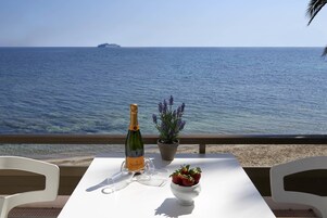 Apartamento, 2 quartos, varanda, vista para o mar | Vista do quarto