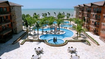 3 piscinas exteriores