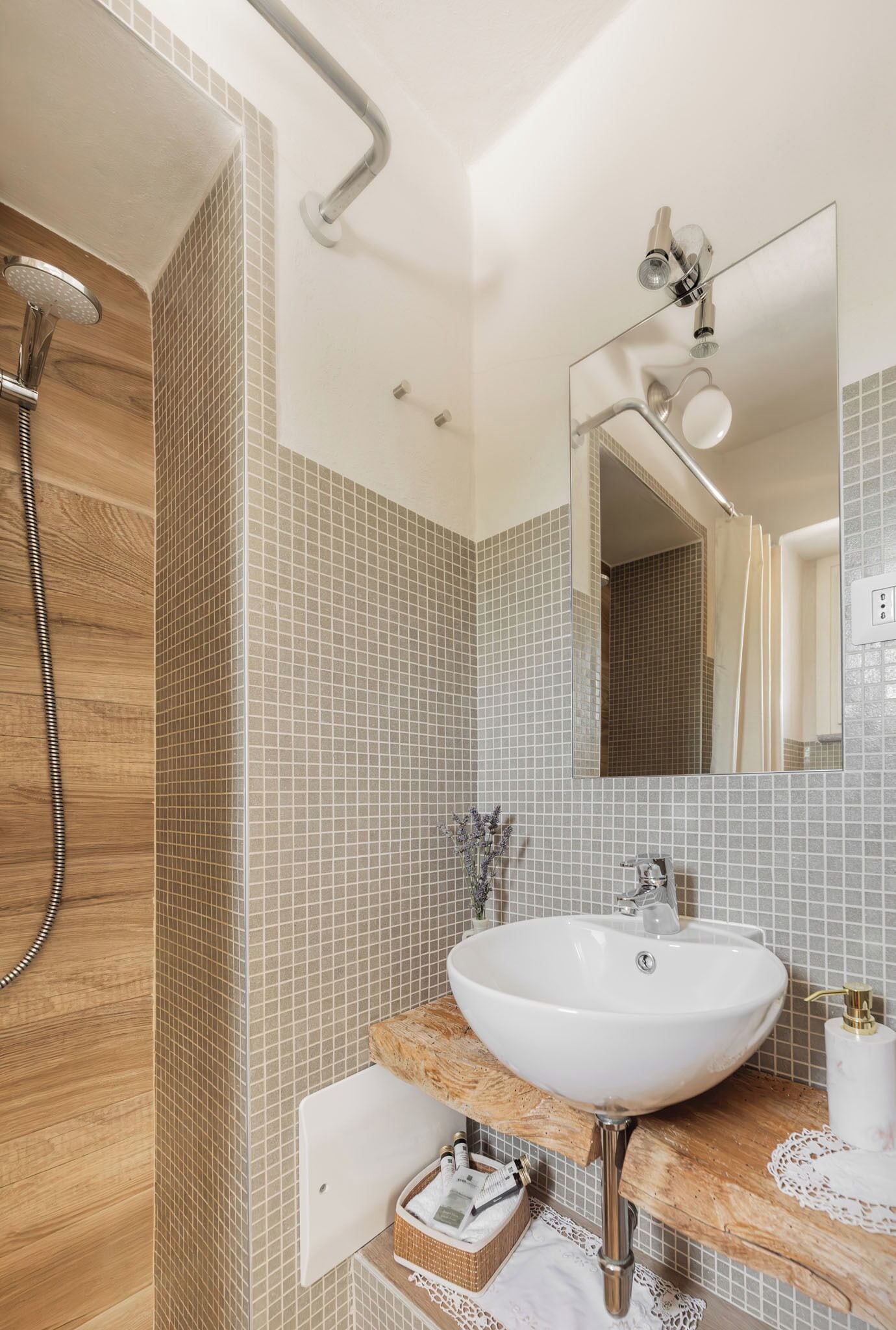 Quarto Duplo Básico para 1 Pessoa, 1 quarto, junto ao jardim | Casa de banho | Um polibã, artigos de higiene pessoal grátis, um secador de cabelo 