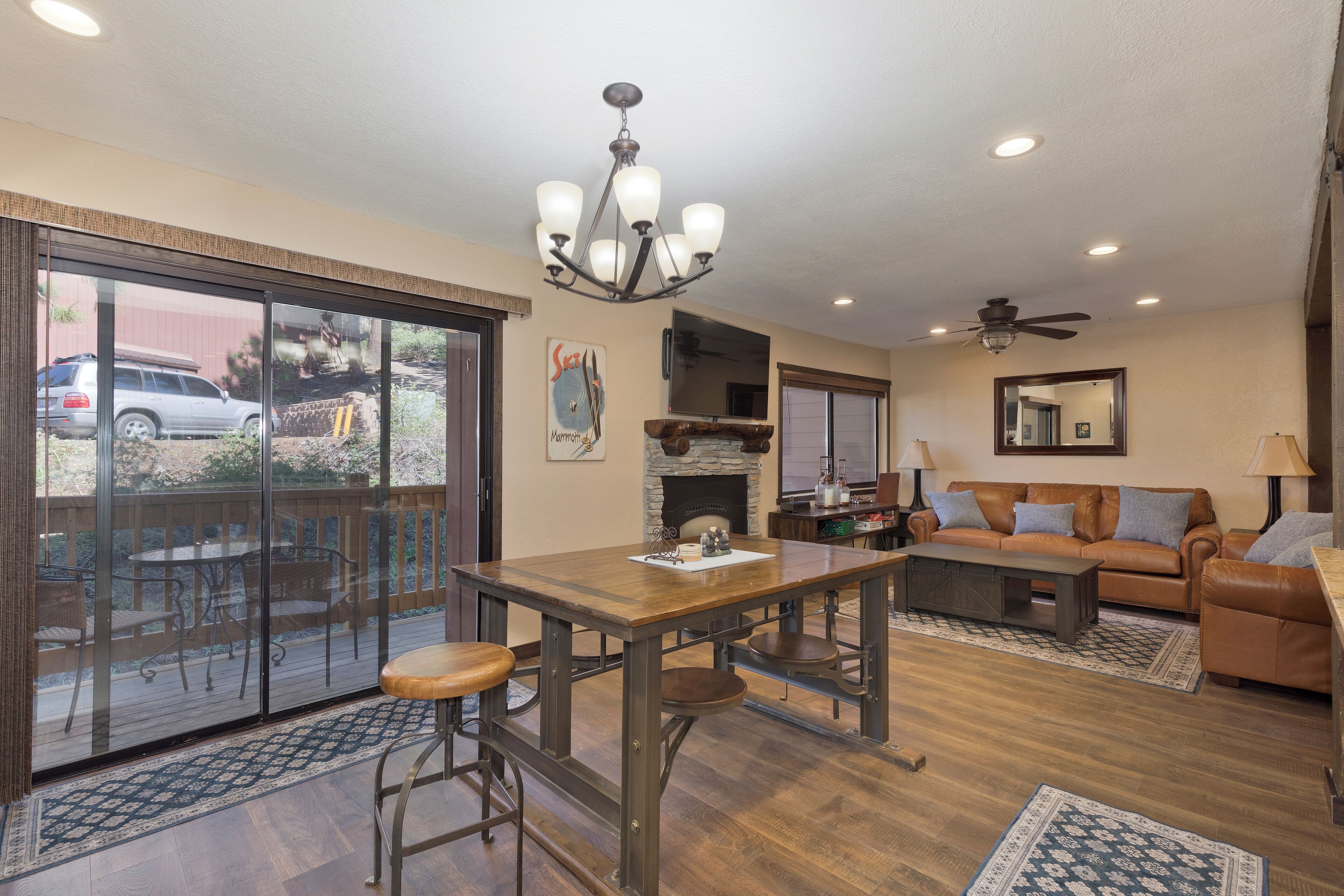 Mammoth Condo, 2 Beds+ 2 Baths, Next To Canyon Lodge-mammoth Ski & Racquet Club - Mammoth Mountain, CA