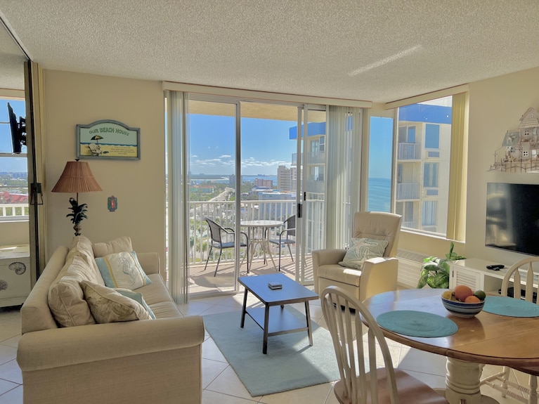 Beachfront, Fantastic Views, 11th Floor, Wifi, Super Clean, Read Our Reviews! - Koreshan State Park, Estero