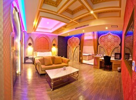 Quarto Duplo Deluxe | Minibar, secretária, cortinas/cortinados opacos, Wi-fi grátis 