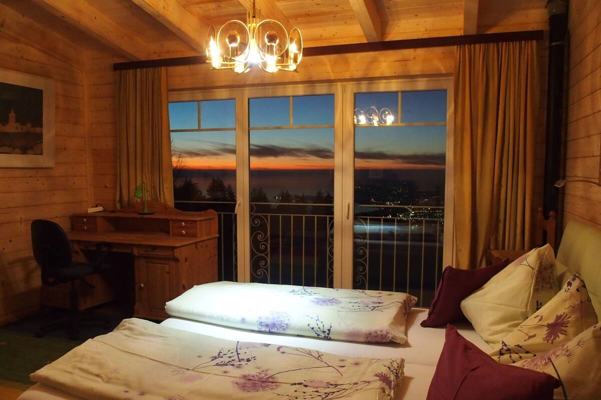 Cobertura empresarial, 1 quarto, terraço, ao lado do lago | Roupas de cama premium, cofres nos quartos, Wi-Fi