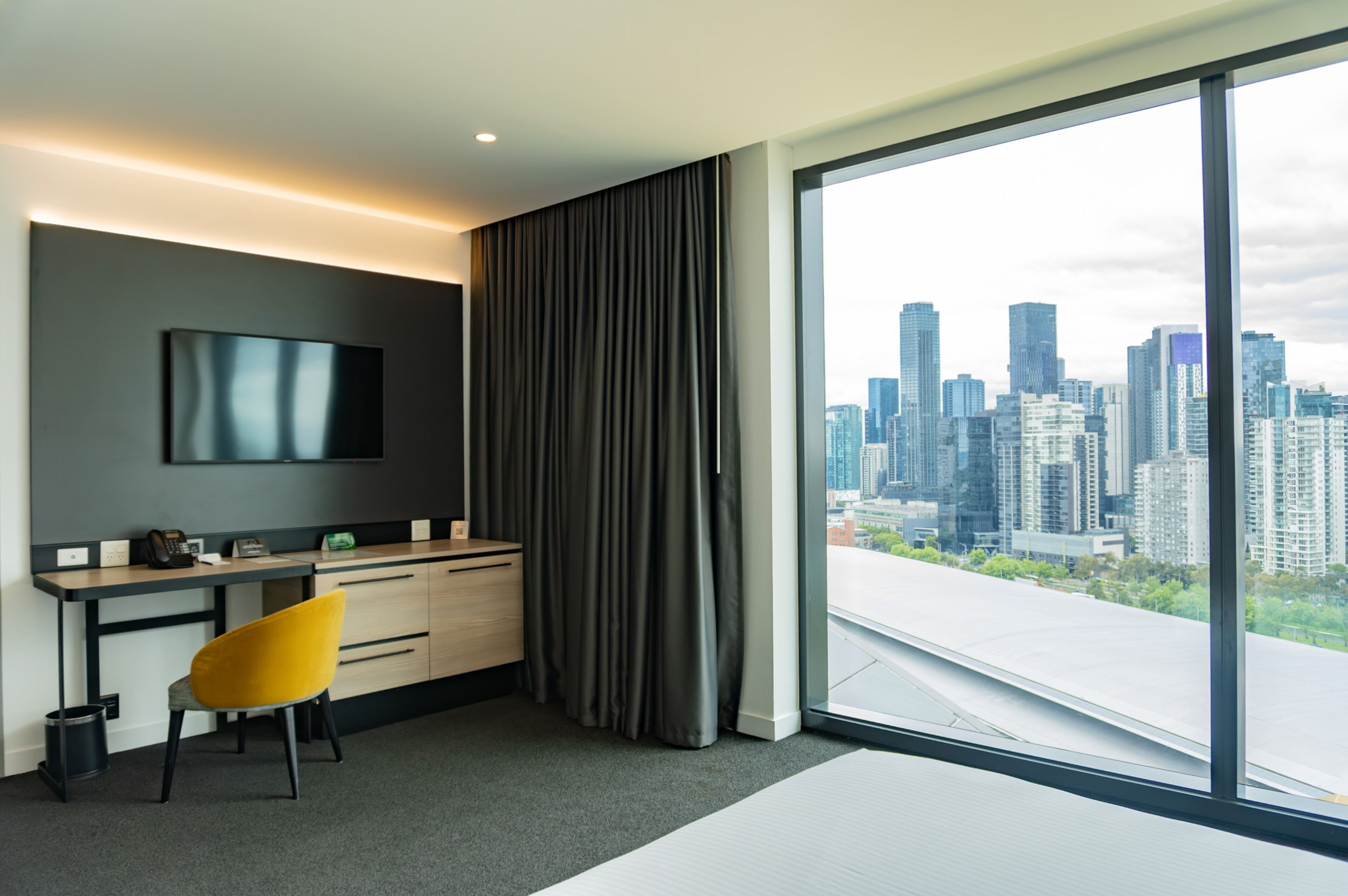 Quarto Standard, 1 cama queen-size, acessível | Camas de colchão pillowtop, cofre no quarto, secretária 