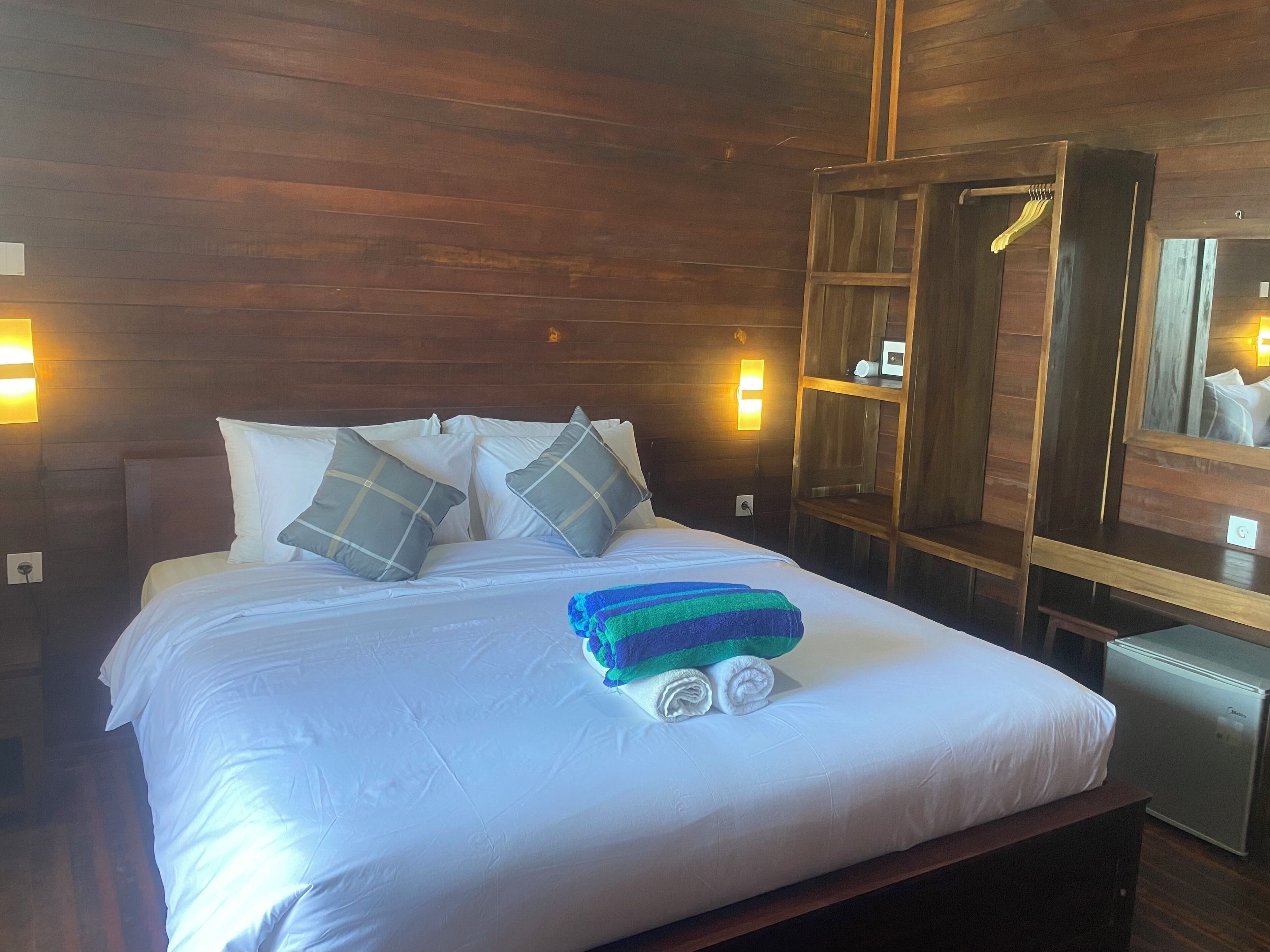 Quarto Duplo Deluxe, 1 quarto | 1 quarto, minibar com produtos grátis, quartos insonorizados 