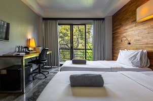 Quarto casal ou duplo luxo | Cofres nos quartos, escrivaninha, cortinas blackout, Wi-Fi de cortesia