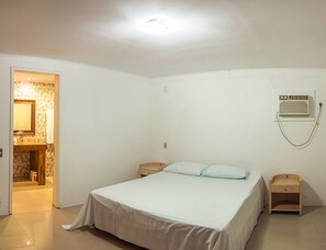 Chalé família, 2 quartos | 1 quarto, escrivaninha, Wi-Fi de cortesia