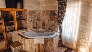 Quarto Duplo Premium | Banheira de hidromassagem