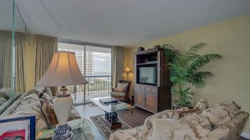 Apartamento em Condomínio Fechado, 2 quartos | Sala | Televisor