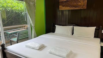 Resort Poolside cosy | Com decoração personalizada, secretária, quartos insonorizados