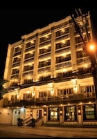 Fachada do alojamento (tarde/noite)