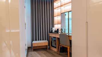 Quarto Twin Deluxe, 2 camas individuais | Minifrigorífico