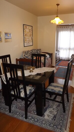 Apartamento | Área de estar | TV