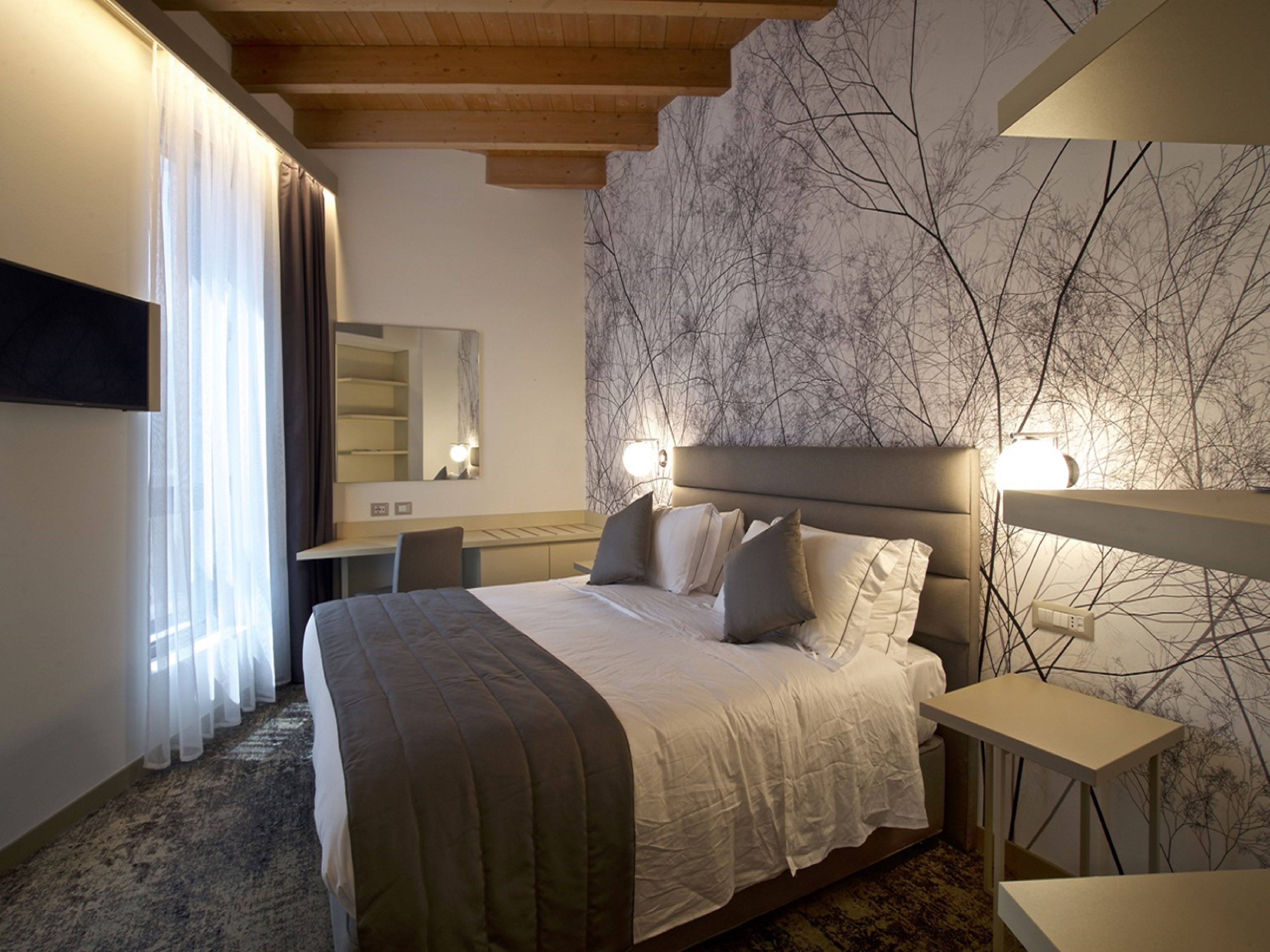 Quarto casal ou duplo executivo | Frigobar, cofres nos quartos, escrivaninha, quartos à prova de som