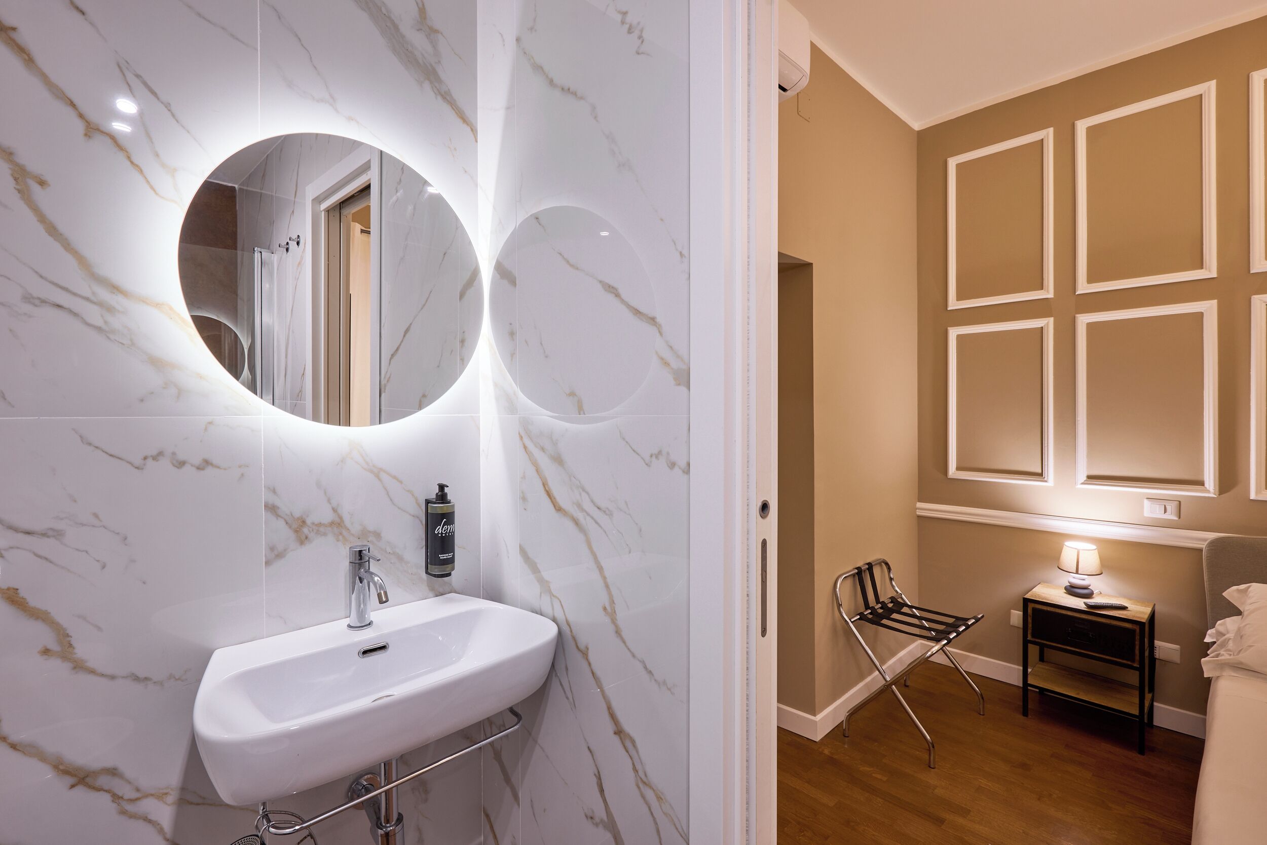 Quarto casal ou duplo clássico | Banheiro | Chuveiro, produtos de toalete grátis, secador de cabelo, chinelos