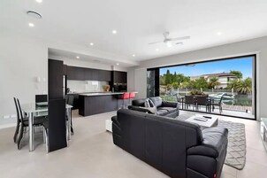 Casa Signature | Sala de estar | TV de ecrã plano 