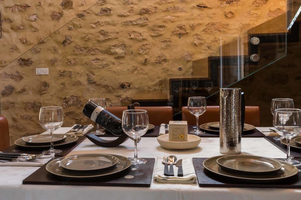 Café da manhã, almoço e jantar; local e internacional 