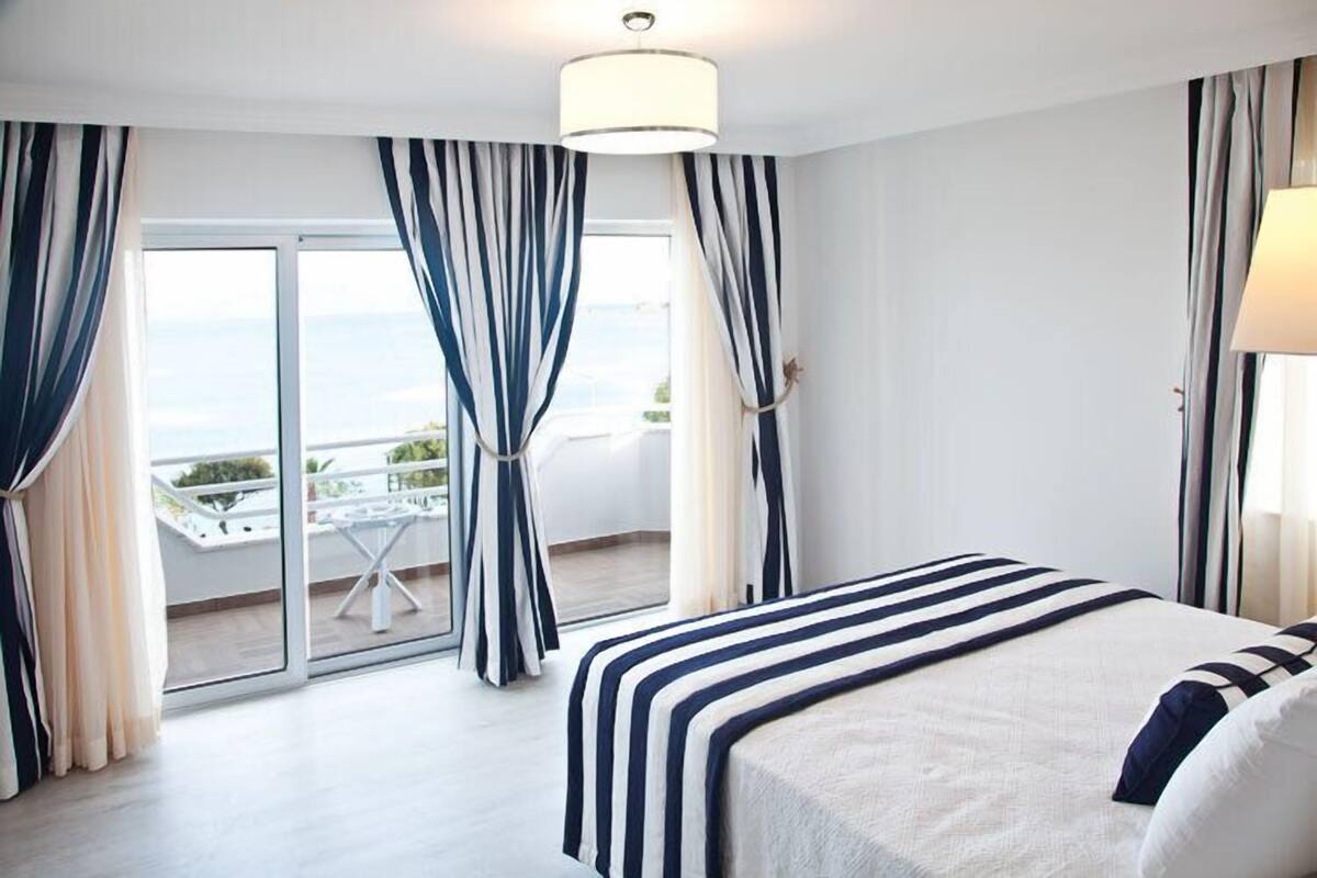 Suite Exclusiva, banheira de hidromassagem | Roupa de alta qualidade, minibar grátis, cofre no quarto, secretária