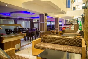 Área de estar no saguão